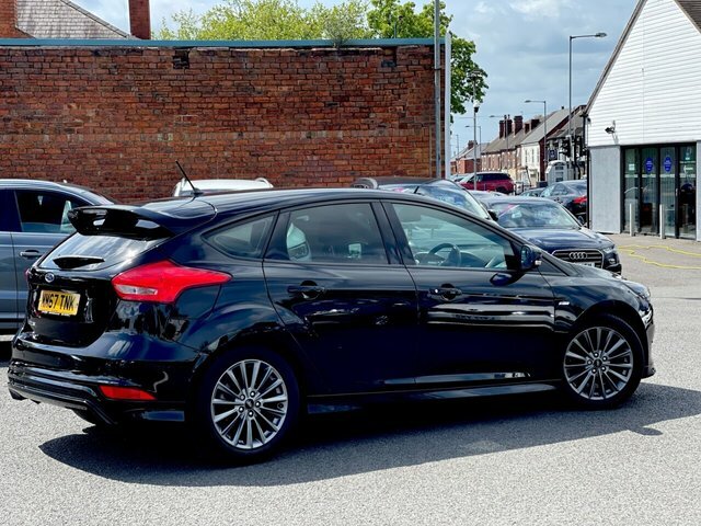 Used 2018 Ford Focus EN68TSX ST-LINE TDCI on Finance in Livingston £377 ...