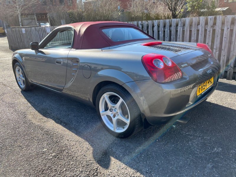 Sold LM04YTR 2004 Toyota MR2 - History / How much is it worth?