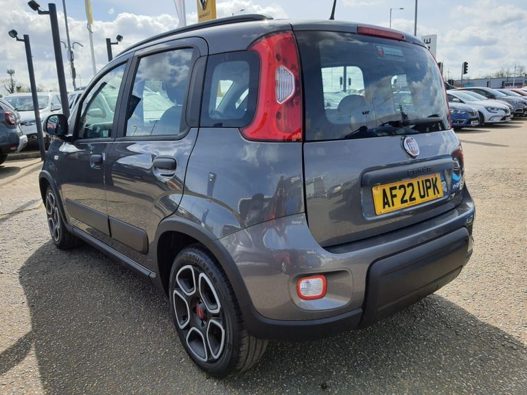 Sold LJ22KOX 2022 Fiat Panda - History / How much is it worth?