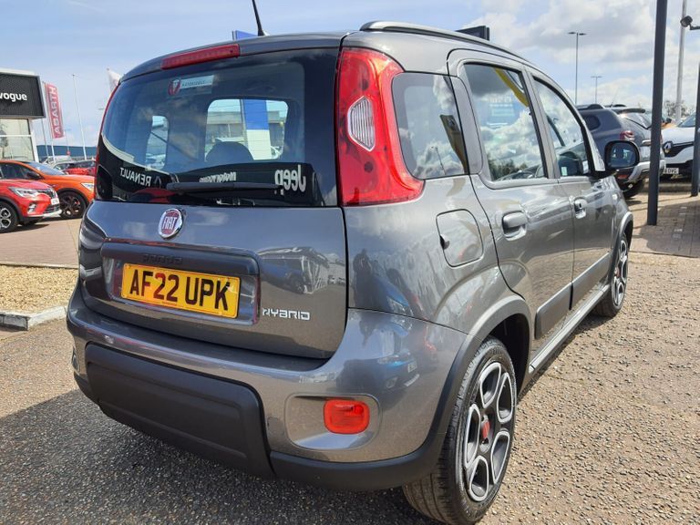 Sold LJ22KOX 2022 Fiat Panda - History / How much is it worth?