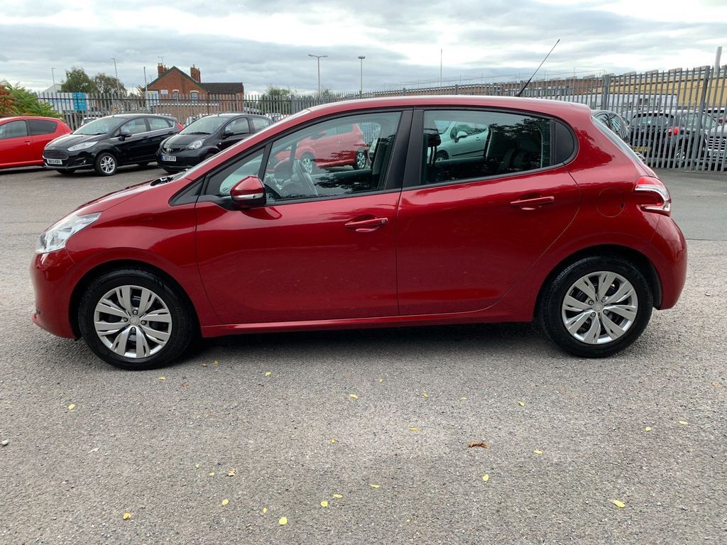 Sold WV13YBH 2013 Peugeot 208 - History / How much is it worth?