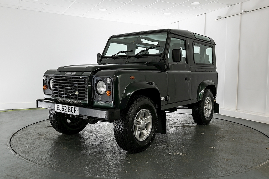 Sold L195REJ 2002 Land Rover Defender 90 - History / How much is it worth?